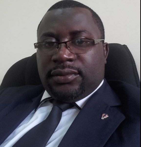 English-Speaking Journalists Advise President To Resign - BaretaNews